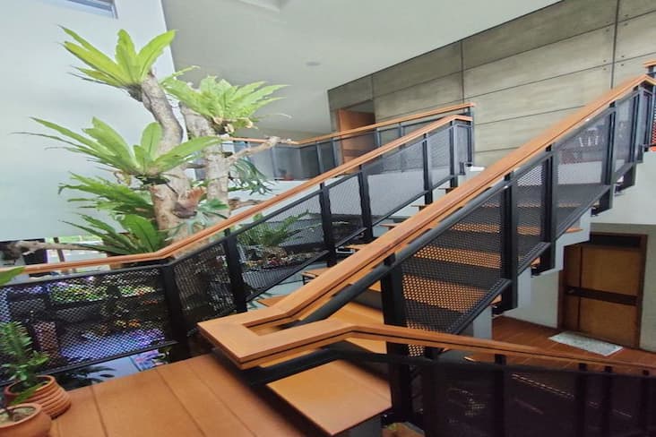 10 Model Tangga Rumah Minimalis 2 Lantai Idaman | Klopmart