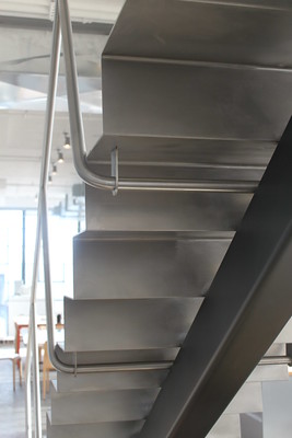 3 Jenis Konstruksi Tangga Melayang dan Keuntungannya